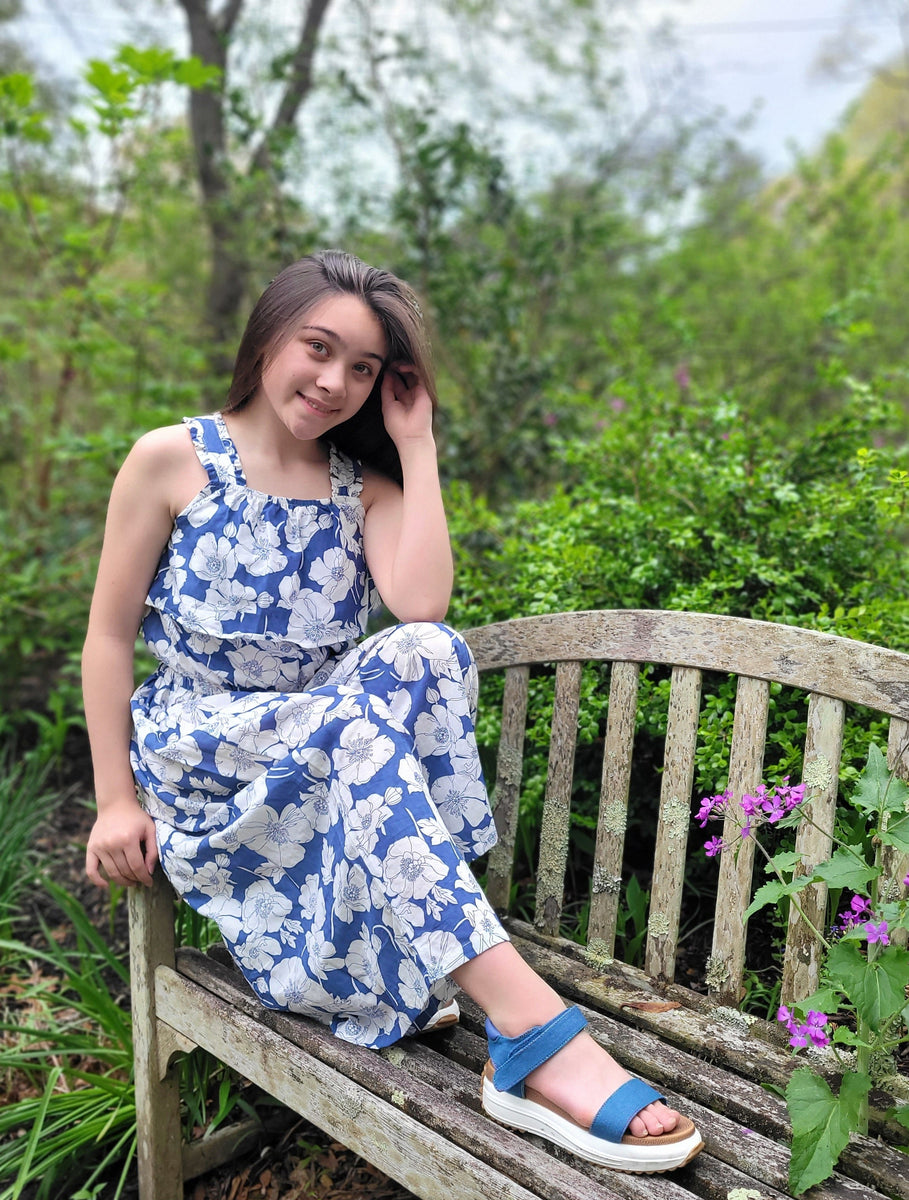 Newness Kids - Girl's wide-legged floral print jumpsuit in Blue – stylinPOP